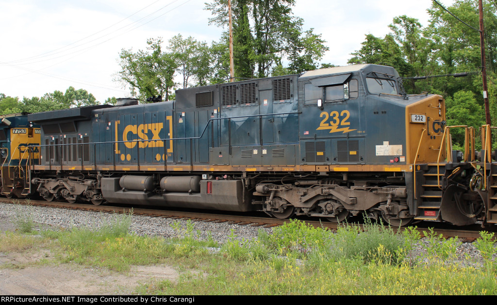 CSXT 232 on Q398-15